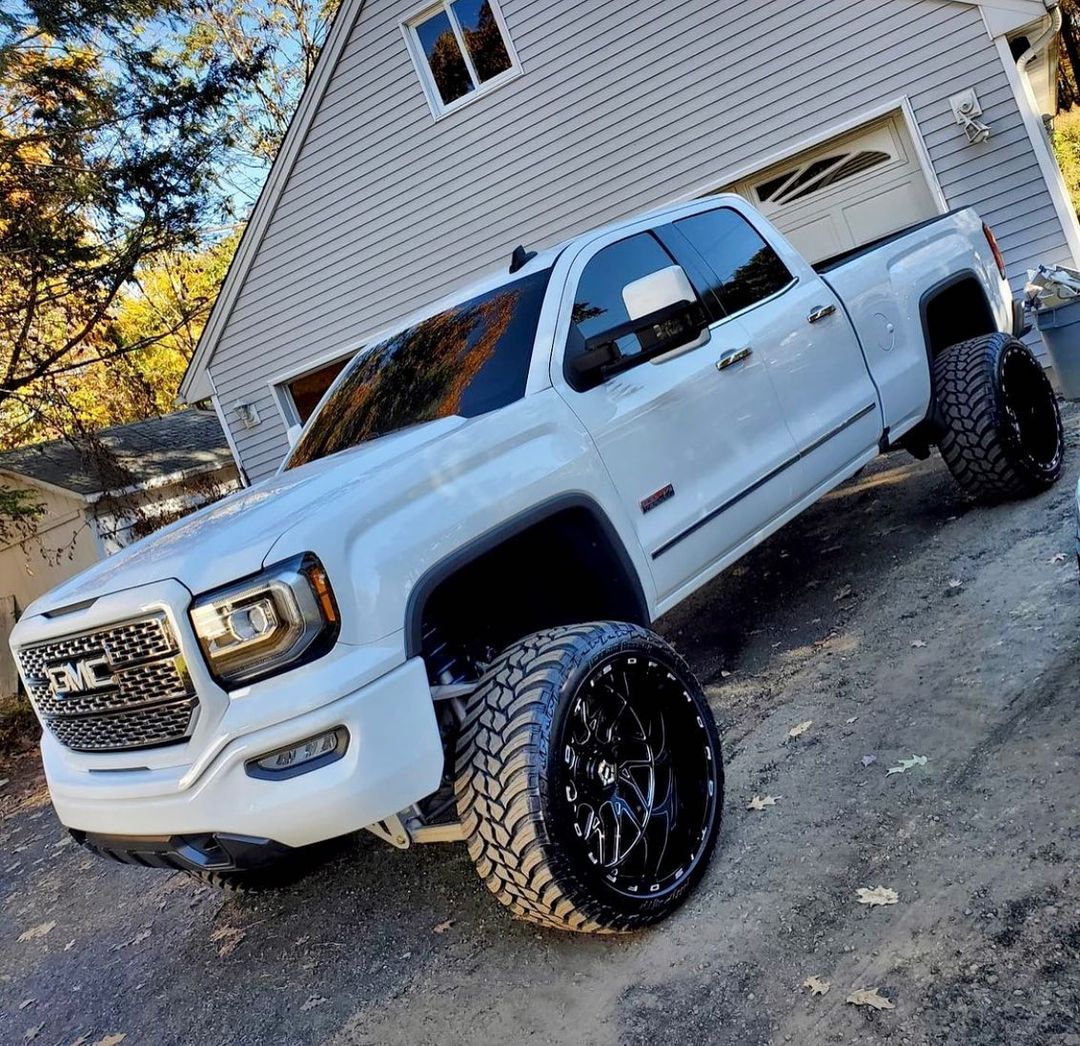 Custom GMC Sierra Denali Ultimate on 24" TIS Wheels ! - Auto News Magazine