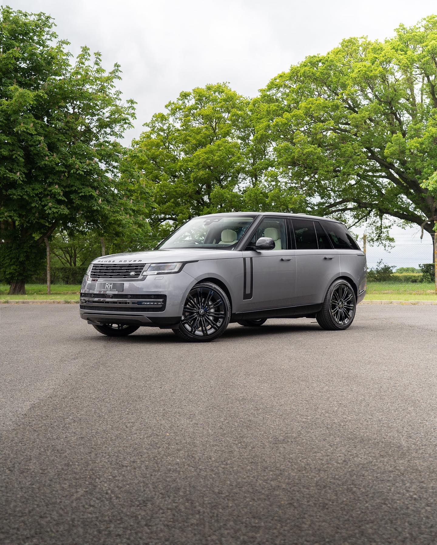 2022 Eiger Grey Metallic ⁠Range Rover D350 HSE, Beauty ! – Auto News ...