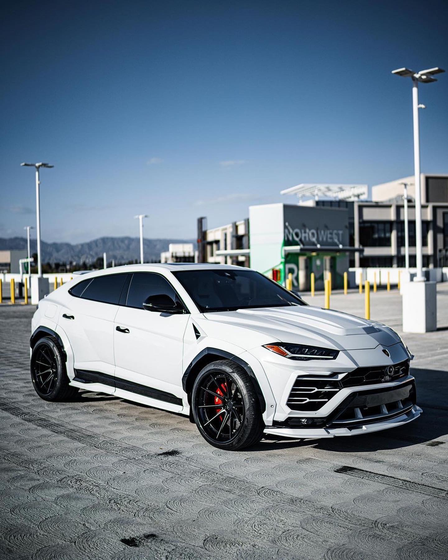 Gorgeous Widebody Lamborghini Urus White & Black Specs ! – Auto News ...