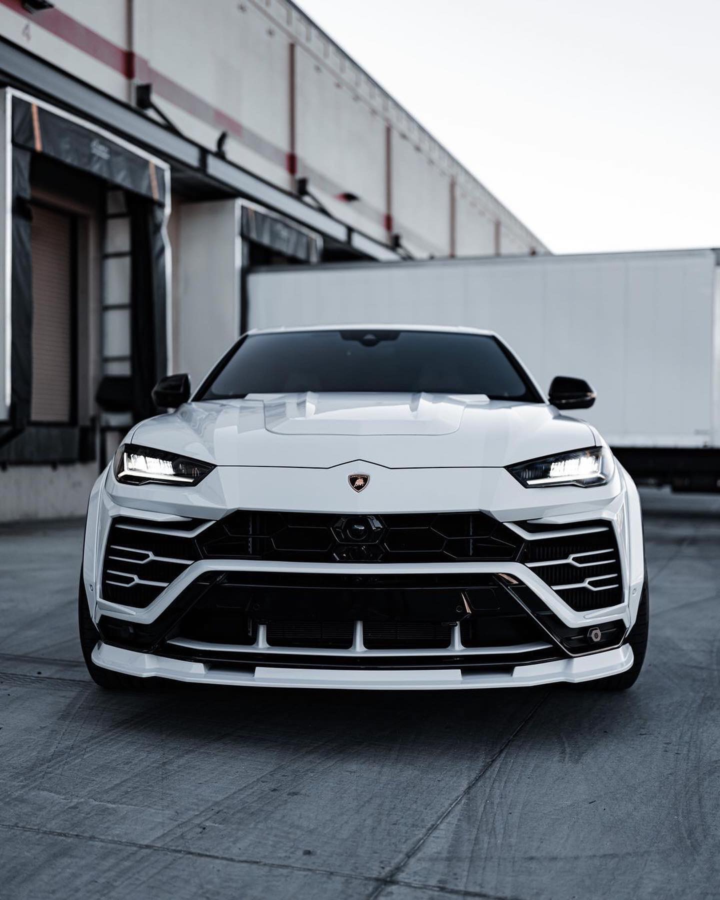 Gorgeous Widebody Lamborghini Urus White & Black Specs ! – Auto News ...
